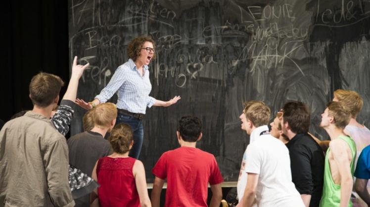 Waldorfschule Evinghausen spielt „Zwischen den | NOZ