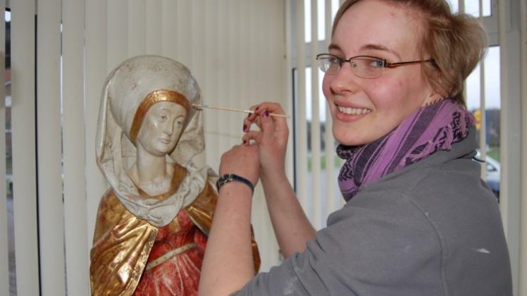 Andrea Lepper bringt in Bad Laer Heilige zum