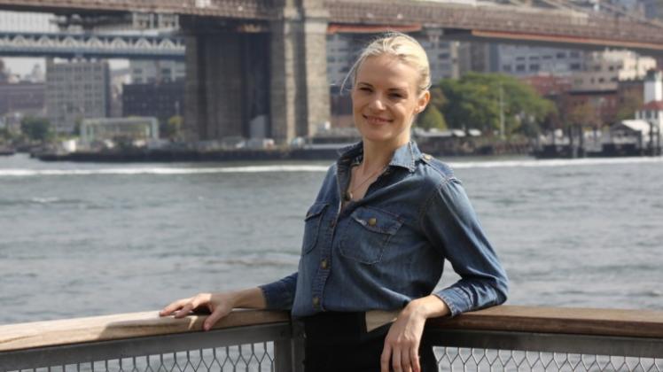 Eine Mellerin hilft Bäckereien in New