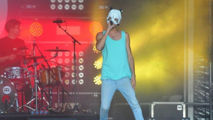 Fans feiern Rapper Cro in Münster