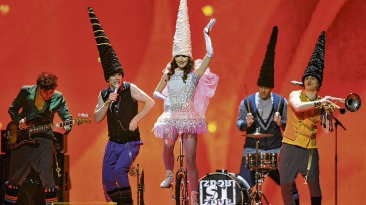 Trägt Lena am Ende die rote | NOZ