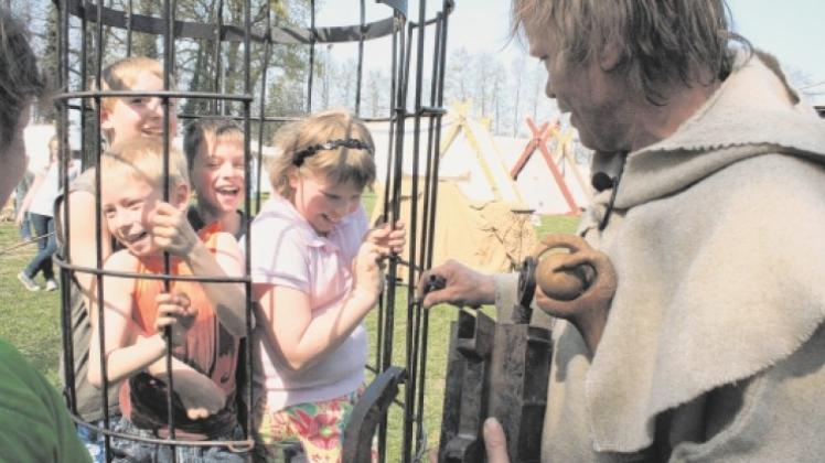 Vergangenheit mal spielerisch, mal