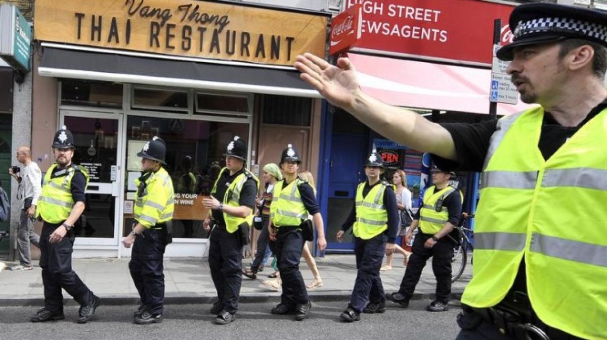 Nach Krawallen fordert Cameron «Null