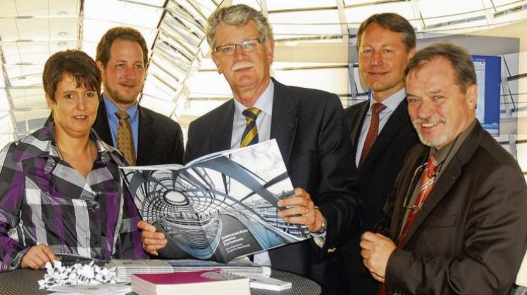 Infomobil des Bundestages in Papenburg zu