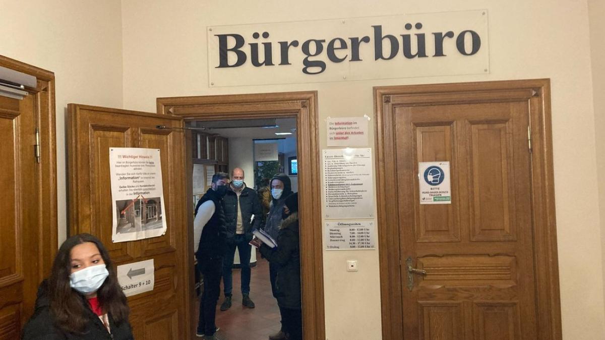 Lange Wartezeiten für Termine im Bürgerbüro Neumünster