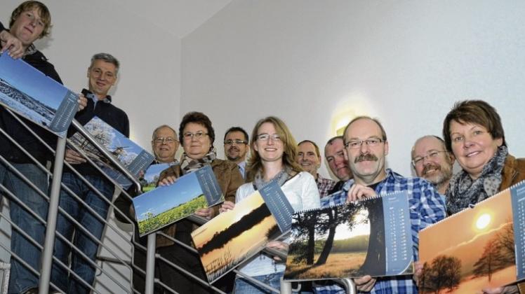 EL-Nachbarn-Kalender übergeben – Viele Reaktionen im