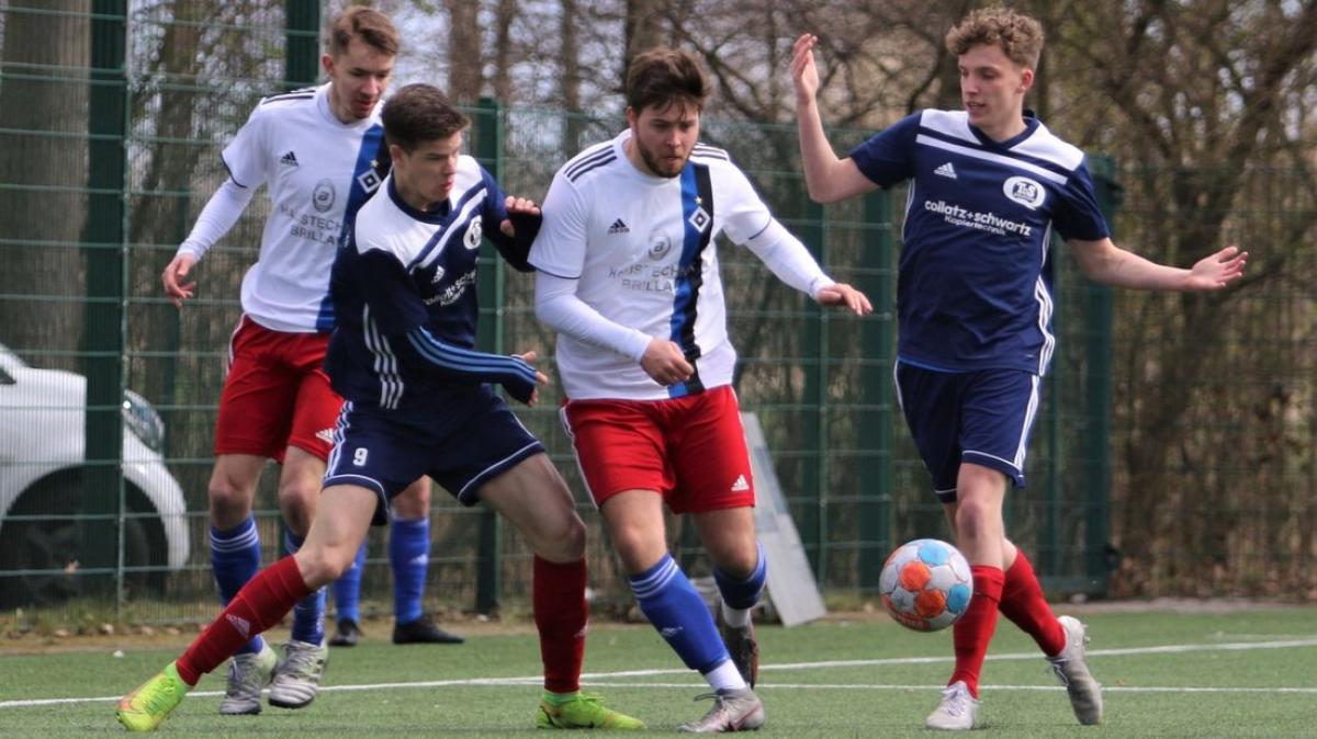 Fußball: TuS Holstein siegt im Sparmodus mit 5:1 gegen HSV IV