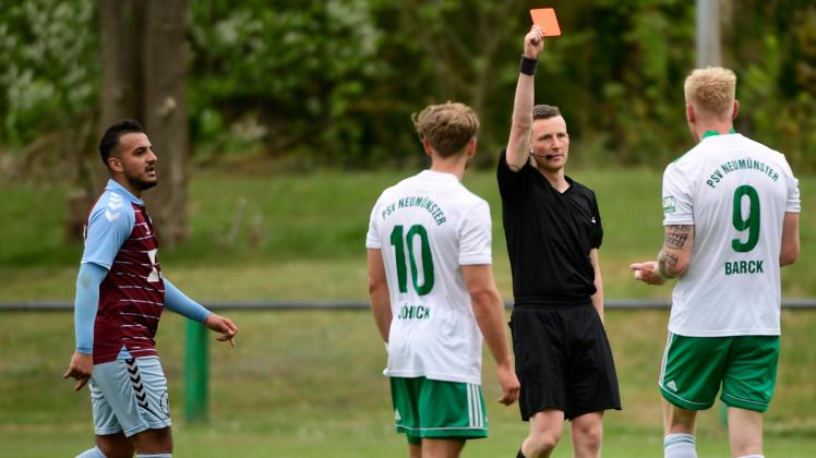 Darum fliegt Marc Barck vom PSV Neumünster erneut vom Platz