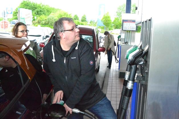 Tankrabatt: Autofahrer in Eutin nutzen gesunkene Benzinpreise