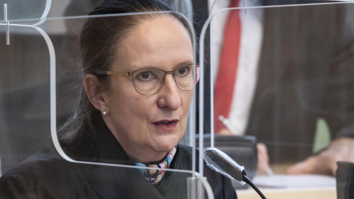 Neumünster: Dr. Alexandra Barth setzt auf Corona-Kombi-Impfstoff | SHZ