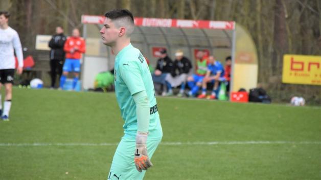 Kevin Hübner entscheidet das Spiel mit zwei Toren in Unterzahl