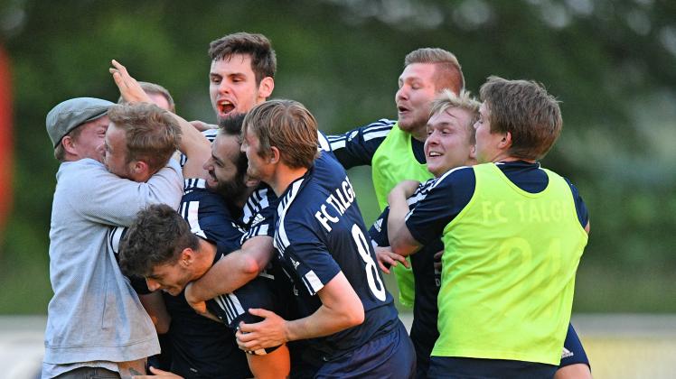 Claas Hülsmann sichert FC Talge Klassenerhalt in letzter Sekunde | NOZ