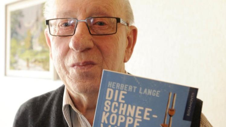 Herbert Lange aus Bissendorf veröffentlicht mit 82 Jahren