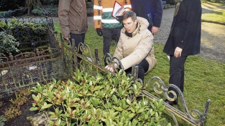 Langzeitarbeitslose pflegen historische Friedhöfe in