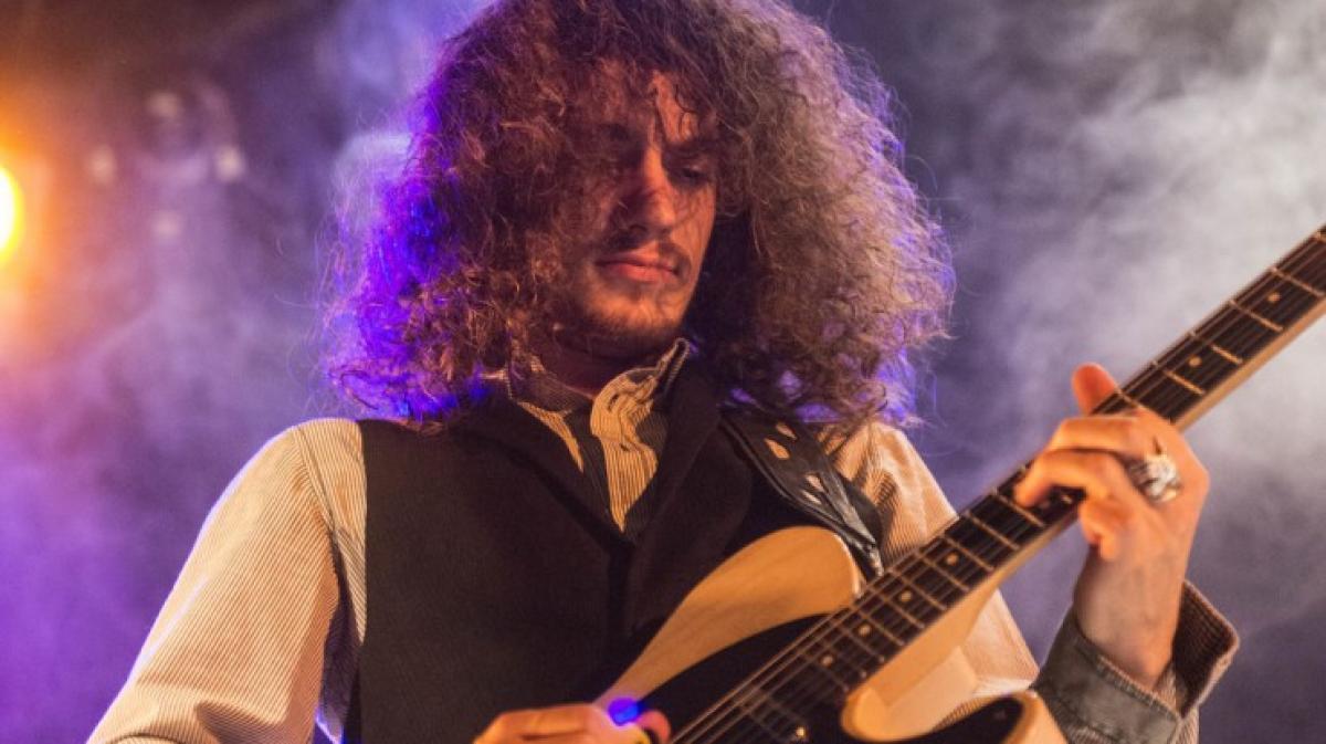 Oli Brown eiferte im Osnabrücker Rosenhof Jimi Hendrix