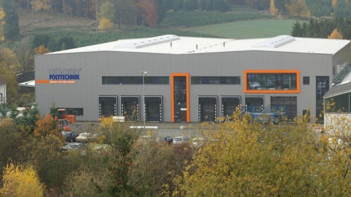 Höcker Polytechnik mit neuem Logistikzentrum in