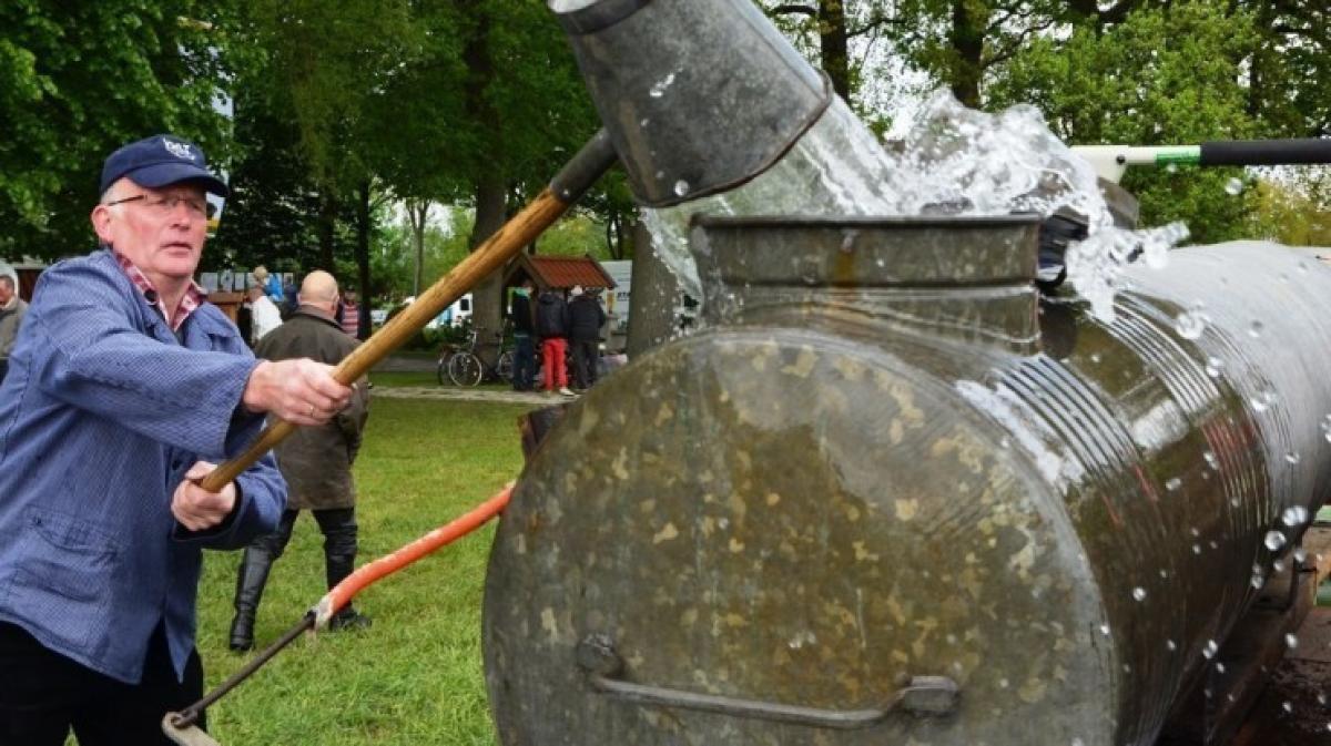 Historische Landtechnik und alte Autos ziehen weniger Besucher