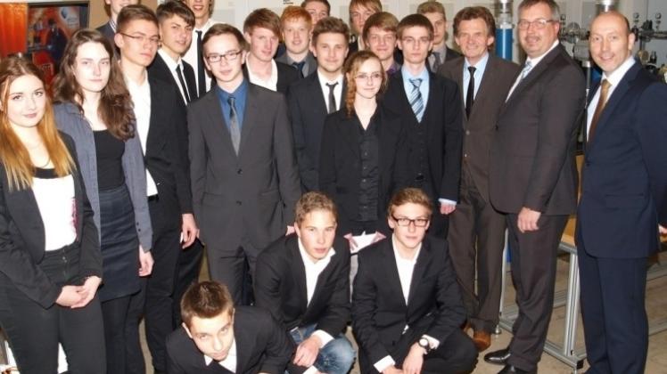 Osnabrücker Gymnasiasten als Nachwuchsmanager bei Elster