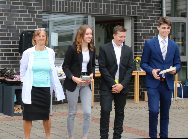 Oberschule Hilter verabschiedet 44 erfolgreiche Schüler