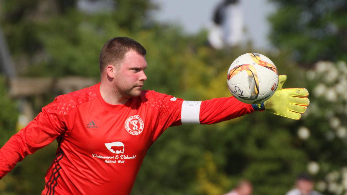 Schenefelds Trainer David Wedel will als Torwart aushelfen | SHZ