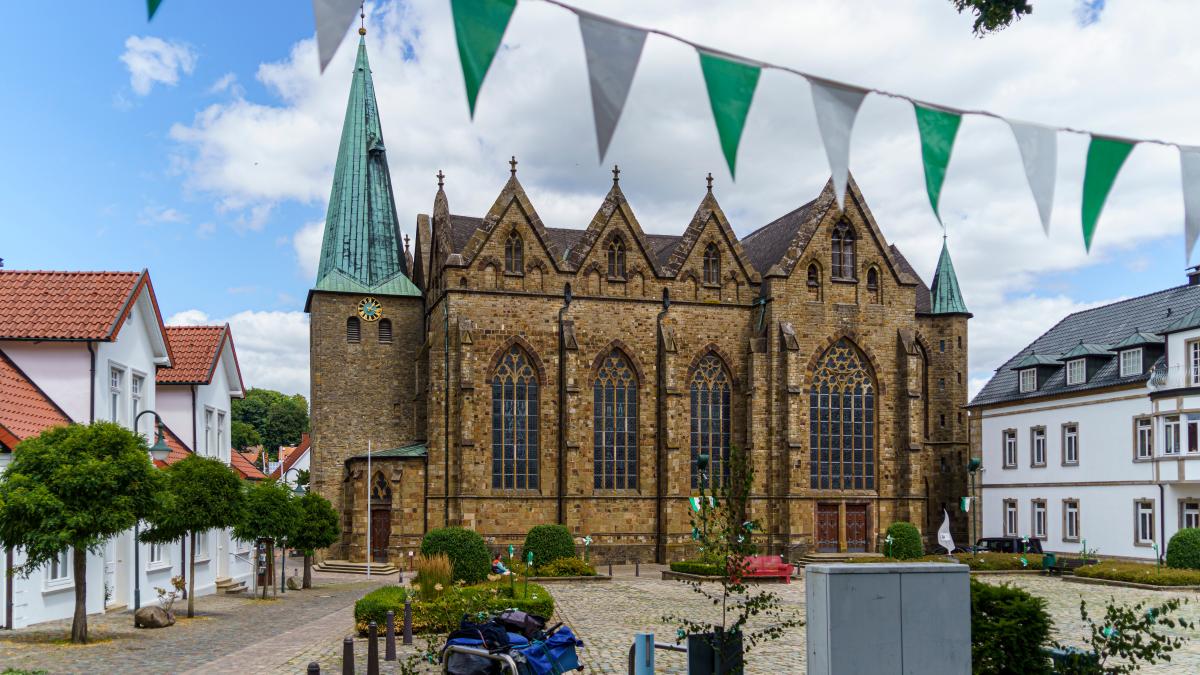 So sah der Schützenumzug durch das geschmückte Ostercappeln aus