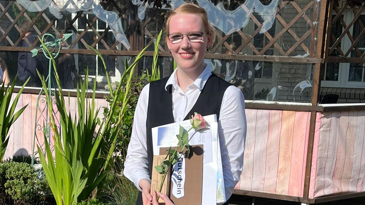 Hotelfachfrau Jessica Voß aus Bokel ist die Jahrgangsbeste