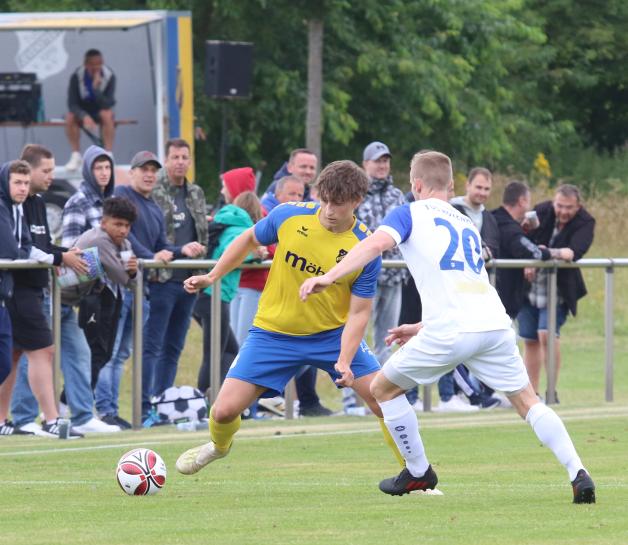 LZ-Sommerturnier: Titelträger TuS Rotenhof startet mit Gala