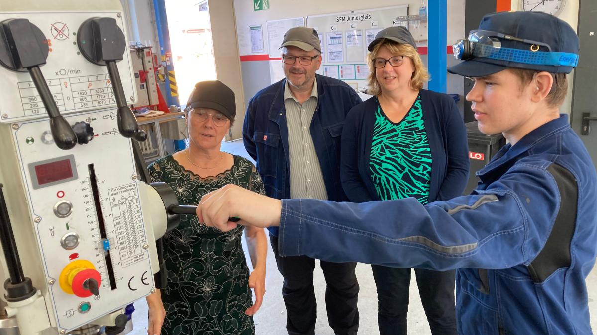 Ministerin Monika Heinold besucht das Bahnwerk Neumünster
