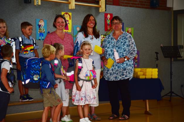 Schulstart im Kreis Plön: Kreispräsident „schwänzt“ Einschulung