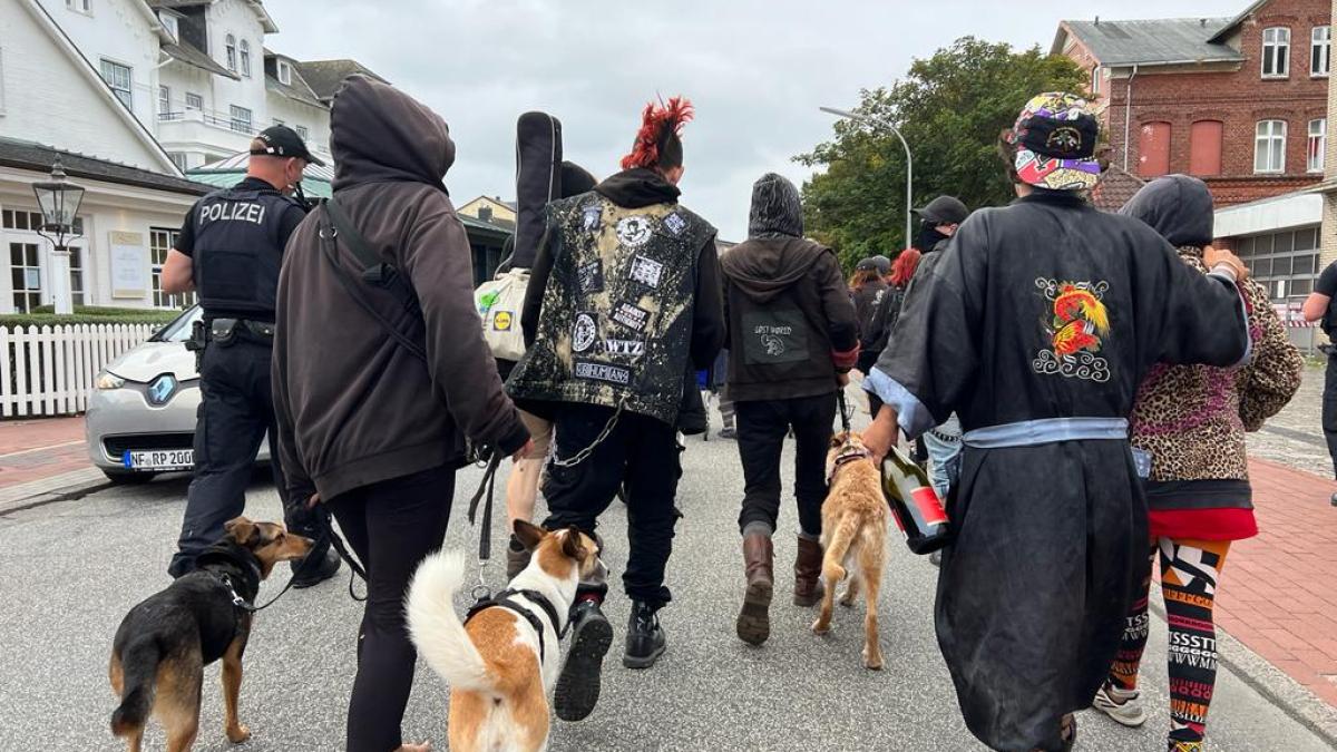 Linke Demo auf Sylt: Punks marschierten nach Kampen