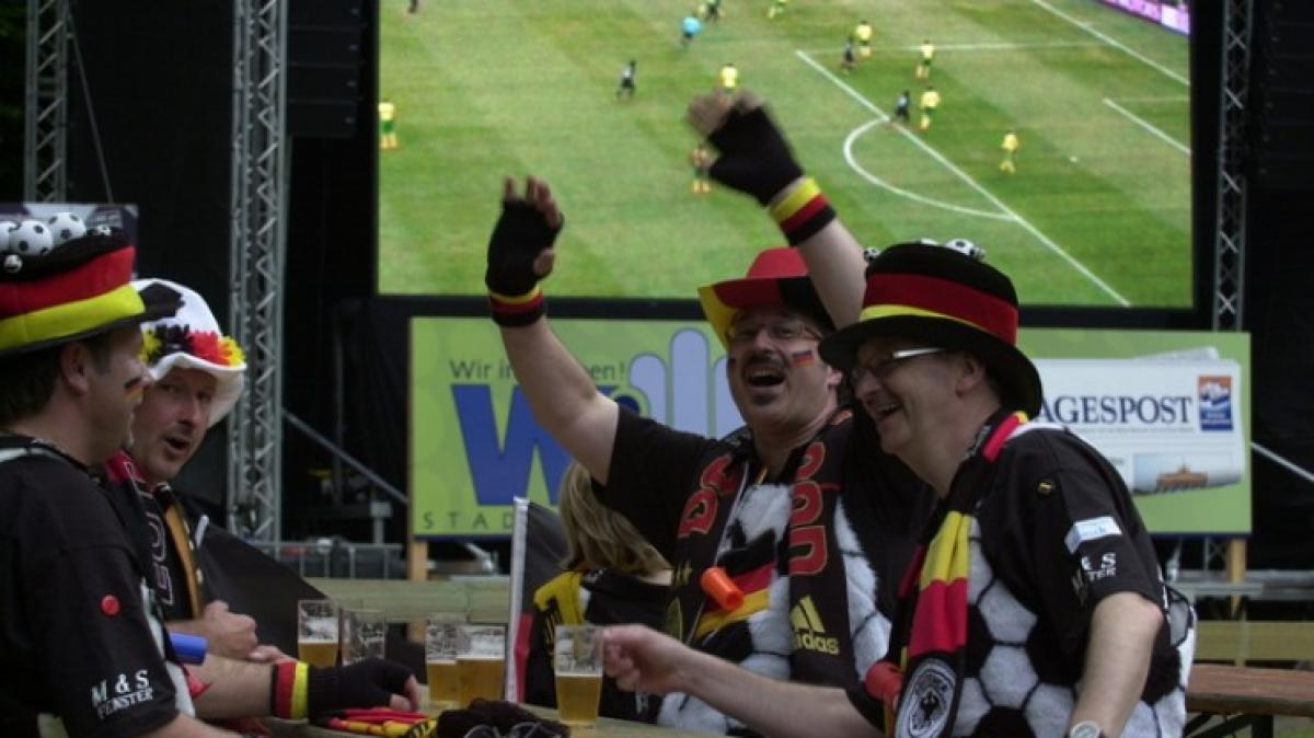 Einige hundert Fans bei WM-Public-Viewing in Meppen | NOZ