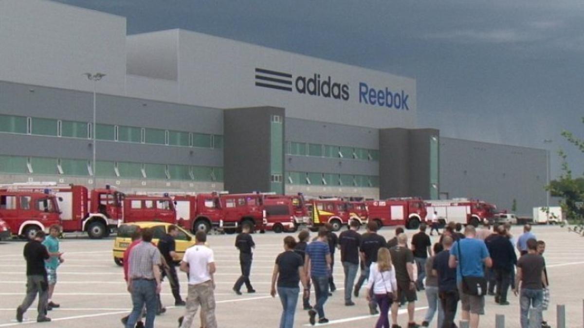 Brand im Adidas-Logistikzentrum in Rieste | NOZ