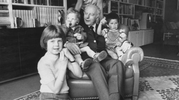 Bundespr sident Walter Scheel Mehr Als Nur Gelber Wagen bundespr-sident-walter-scheel-mehr-als-nur-gelber-wagen