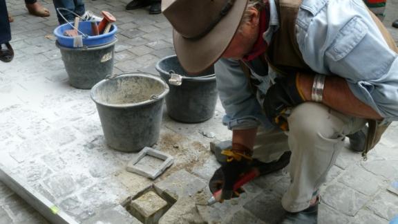 "Stolpersteine" für Felix Nussbaum und Felka Platek