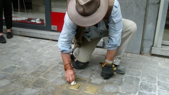 "Stolpersteine" für Felix Nussbaum und Felka Platek
