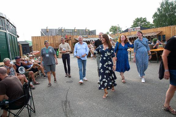 Bildergalerie: So ausgelassen ist die Stimmung beim Tondern-Festival 2022