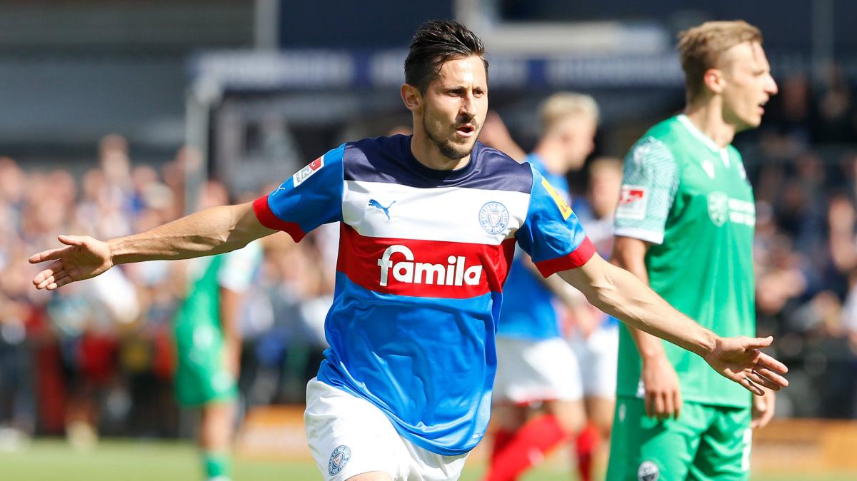 Steven Skrzybski schießt Holstein Kiel zum Sieg gegen Sandhausen