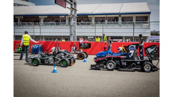 Das Ignition Racing Team electric der FH Osnabrück bei der Formula ...