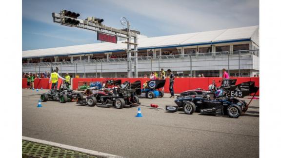 Das Ignition Racing Team electric der FH Osnabrück bei der Formula ...