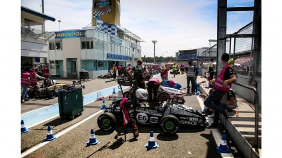 Das Ignition Racing Team electric der FH Osnabrück bei der Formula ...