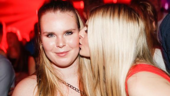 Robin Schulz-Fans in der Disko Naava in Melle | NOZ