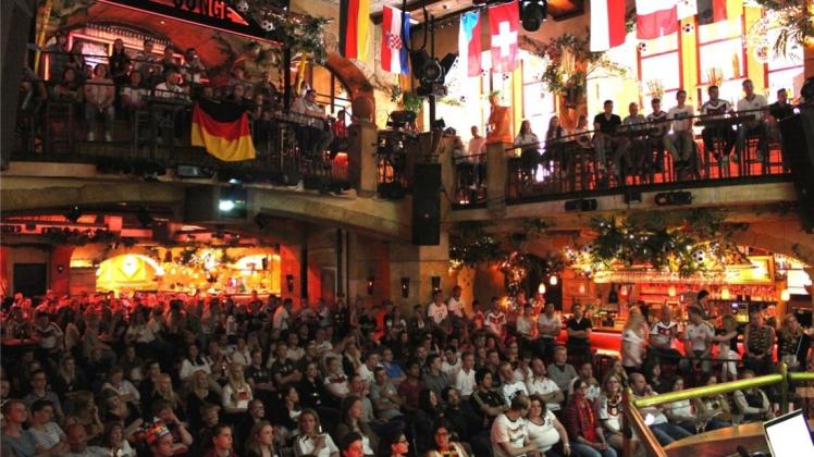 EM-Achtelfinale: Public Viewing im Alando Palais | NOZ