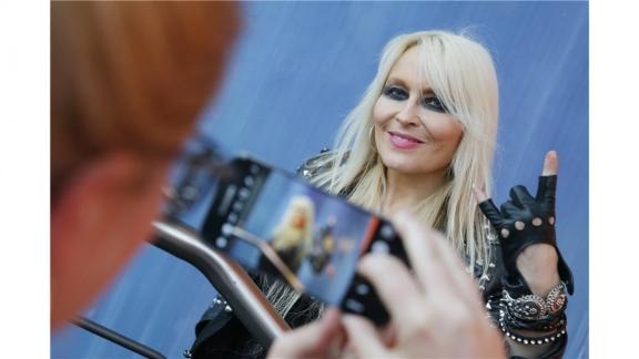 Pommesgabel: Zeichen der Rockfans