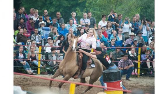 Western-Rodeo in Hilter mit rund 4000 Besuchern