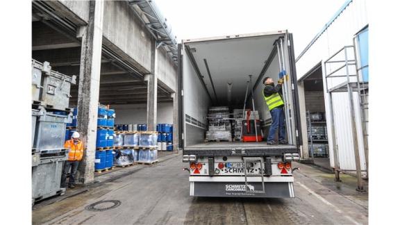 Zoll vernichtet 10.000 Flaschen Vodka in Bramsche