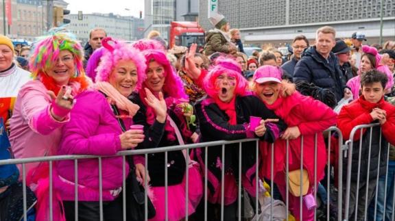 Osna Helau! Hier finden Sie die schönsten Fotos vom Straßenkarneval ...