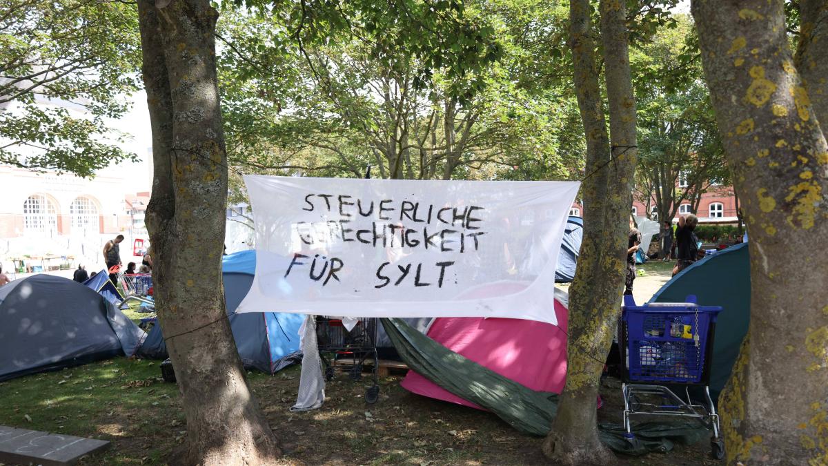 Sylt: Protestcamp noch nicht geräumt, Punks spielen auf Zeit