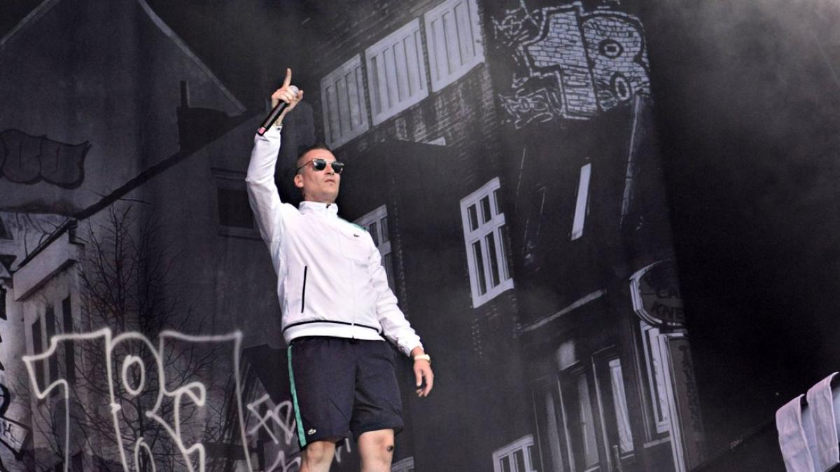 Polizisten in Halstenbek beleidigt: 187-Straßenbande vor Gericht