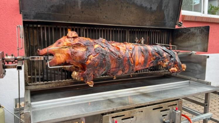 An Himmelfahrt: Spanferkel bei Landjugend Barmstedt
