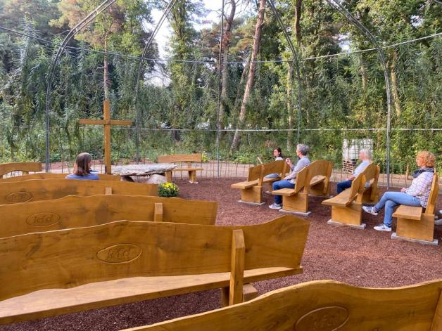 100 Jahre KFD Lahn-Ostenwalde: Ortsverband errichtet Weidenkirche